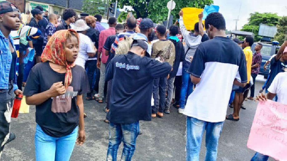 Students Protest Against ‘No Fees, No Exams Policy’ In C/River