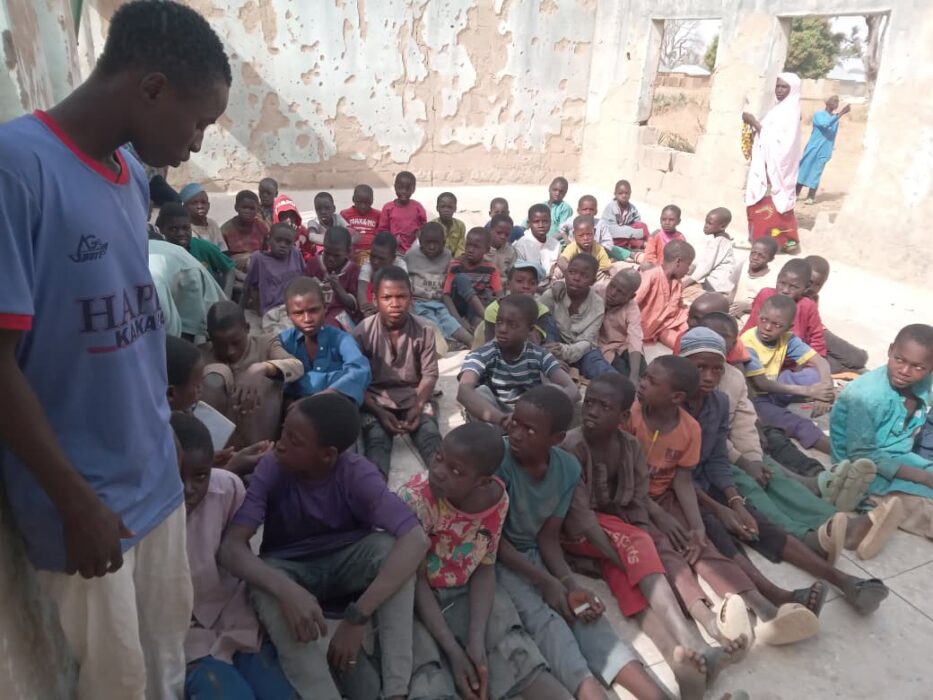 PICTORIAL: Bauchi Pupils Receive Lessons Under Sun, Trees Despite ...