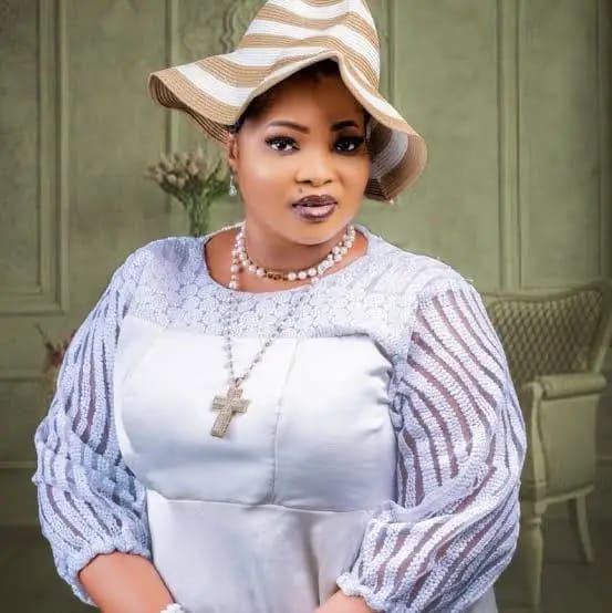 Gospel Singer Busola Oke Breaks Down During Live Session