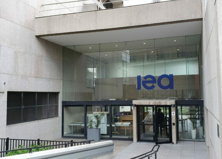 IEA Says Global Oil Well-supplied, Assure Stability In Sight
