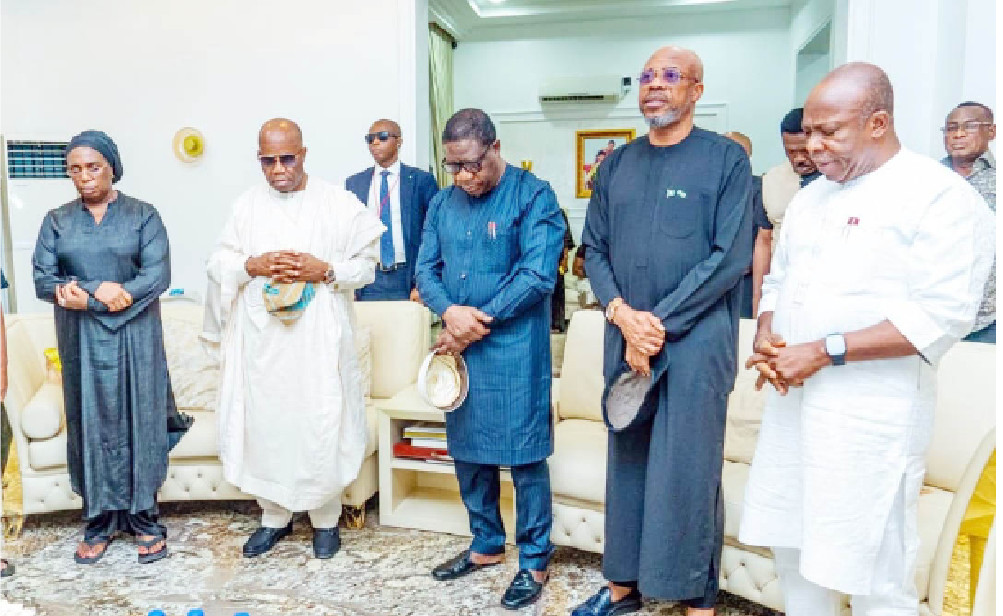 Akpabio Leads Senate Delegation To Mourn Senator Mpigi