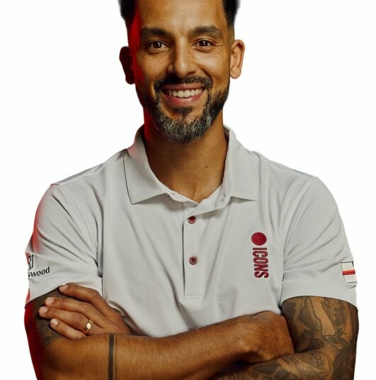 Theo Walcott Eyes Spot On Arsenal's Title Parade Bus