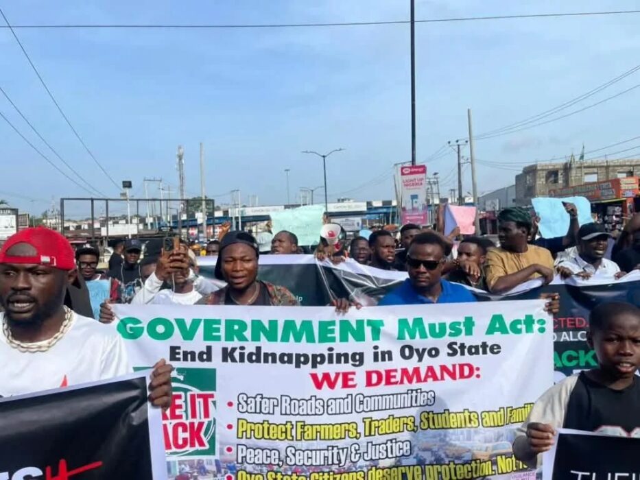 Oyo School Abduction: Protests Rock Ibadan As Teachers Begin Strike