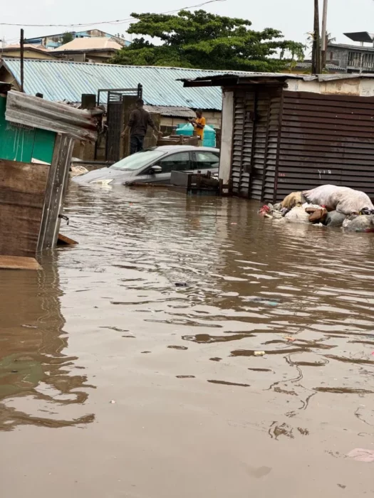 Lagos Flooding Triggers Power Outages As TCN Shuts Down Oworonshoki ...